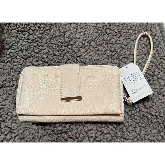 Bags | Wristlet Wallet White Lots Of Little Compartments | Poshmark